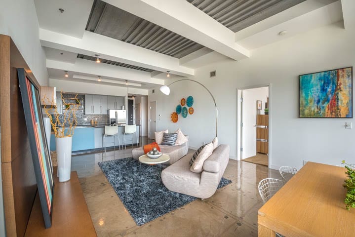 Downtown Dallas Modern High Rise Lofts - The Urban Avenue