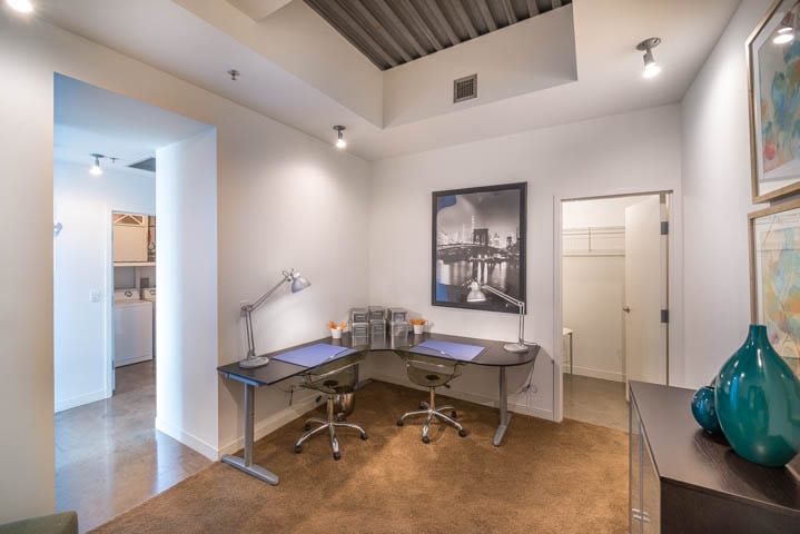 Downtown Dallas Modern High Rise Lofts - The Urban Avenue