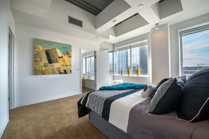 Downtown Dallas Modern High Rise Lofts - The Urban Avenue